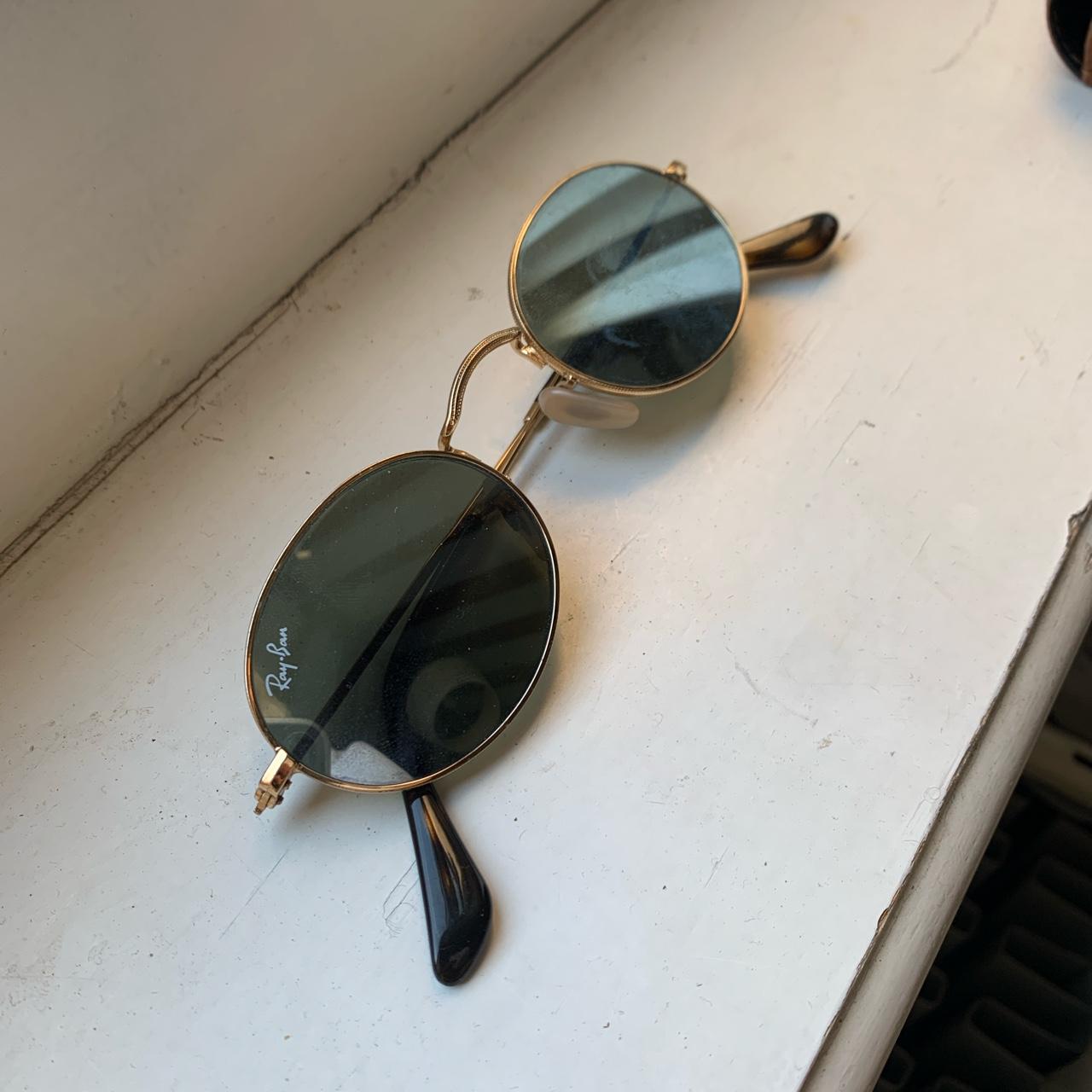 Reflective oval Ray Ban with case Perfect condition - Depop