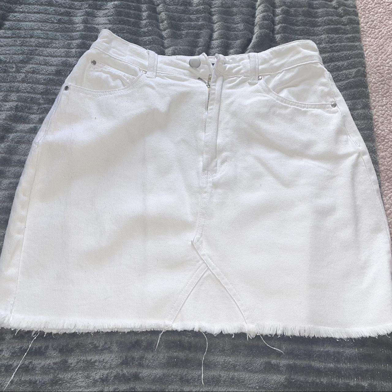 Boohoo Women's Skirt | Depop