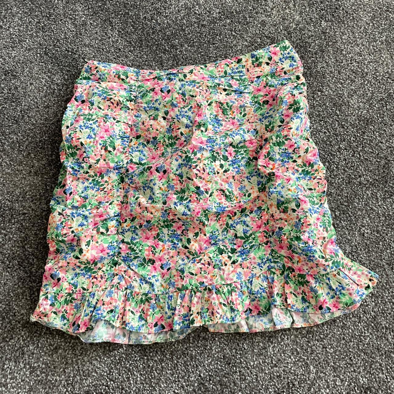 Primark size 10 mini floral ruffle bottom skirt.... - Depop