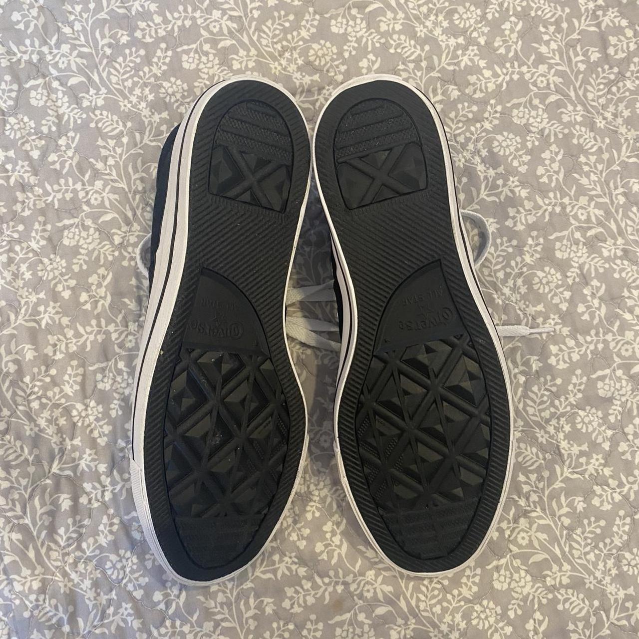 Low top black converse Never worn, scuffed on right... - Depop