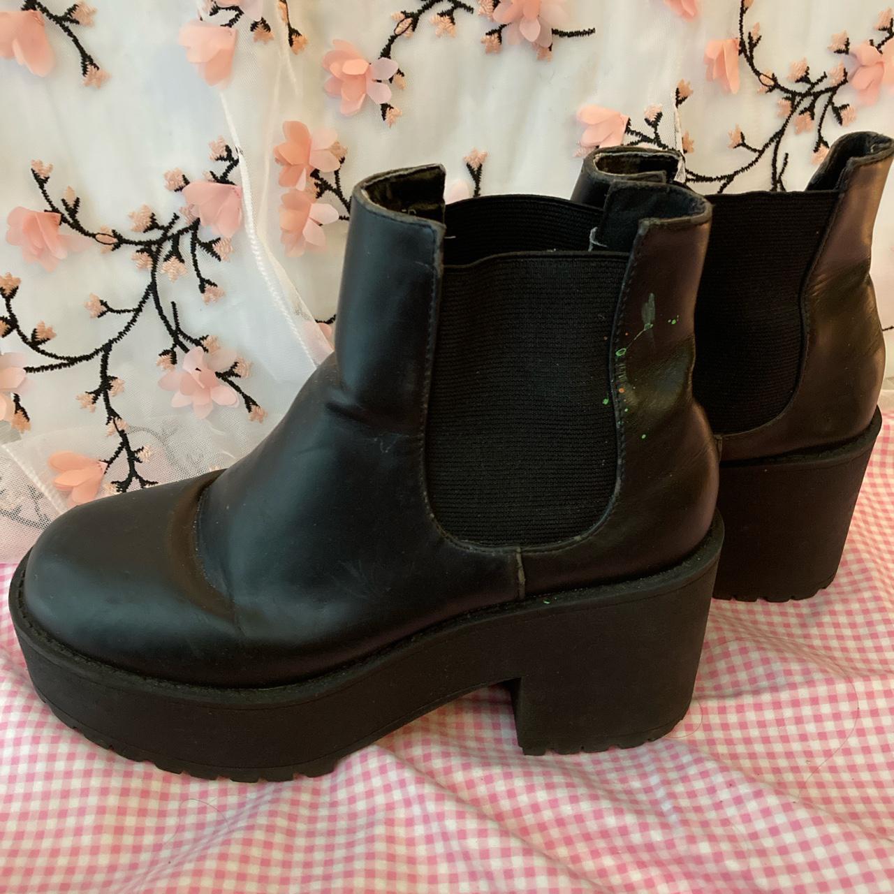 Some minor wear but you can’t tell when they are... - Depop