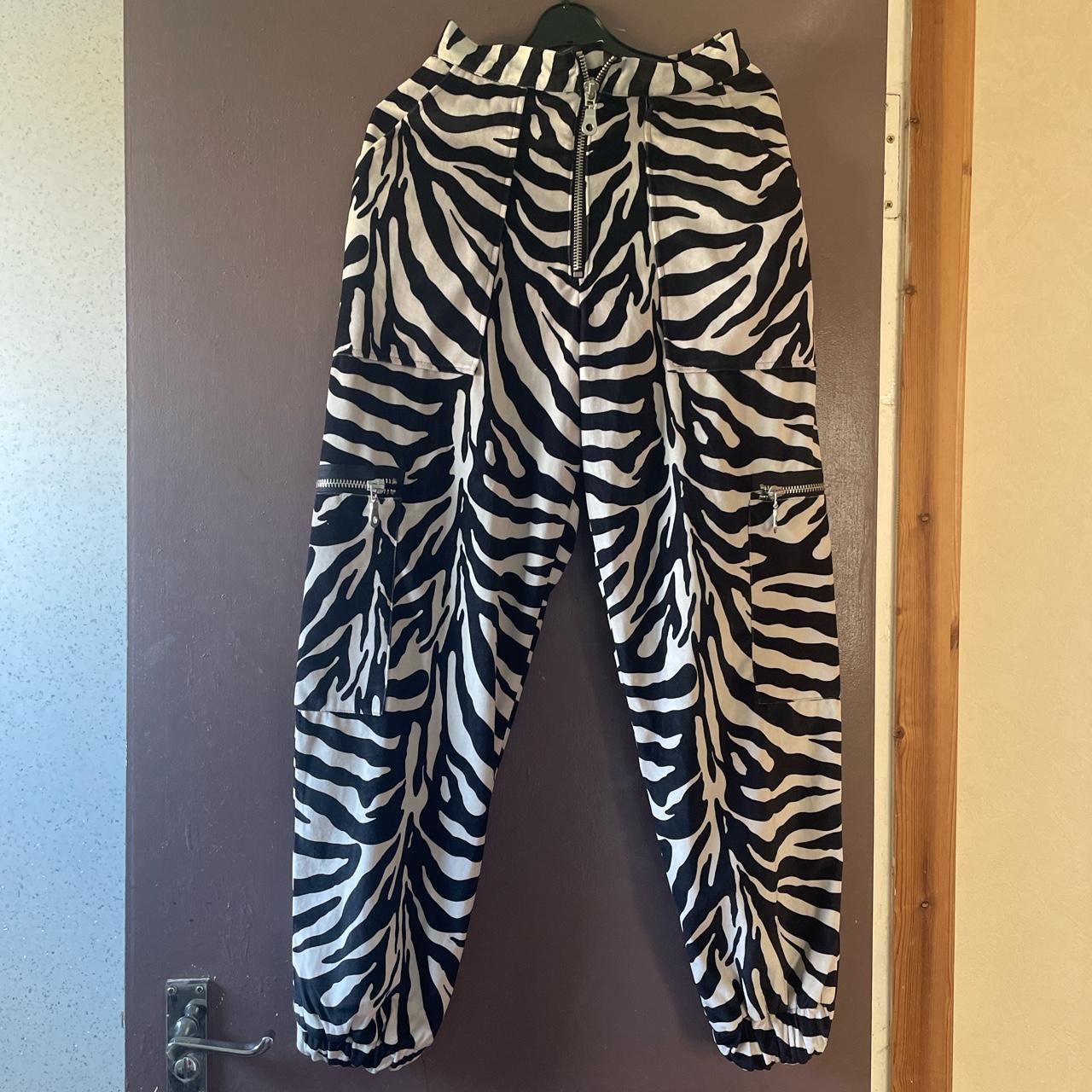 The Ragged Priest relaxed cuffed cargo pants in... - Depop