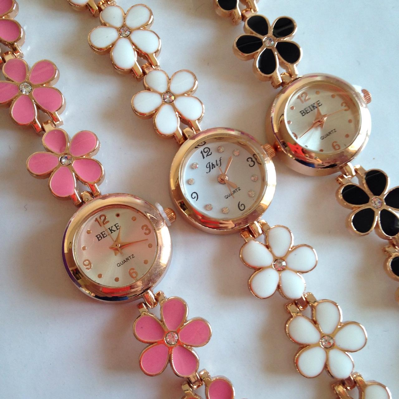 Gold flower watches £6 and 10p postage each🌸instant... - Depop