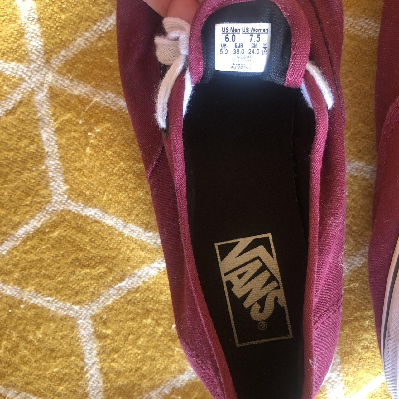 Burgundy an authentic low pro - Depop