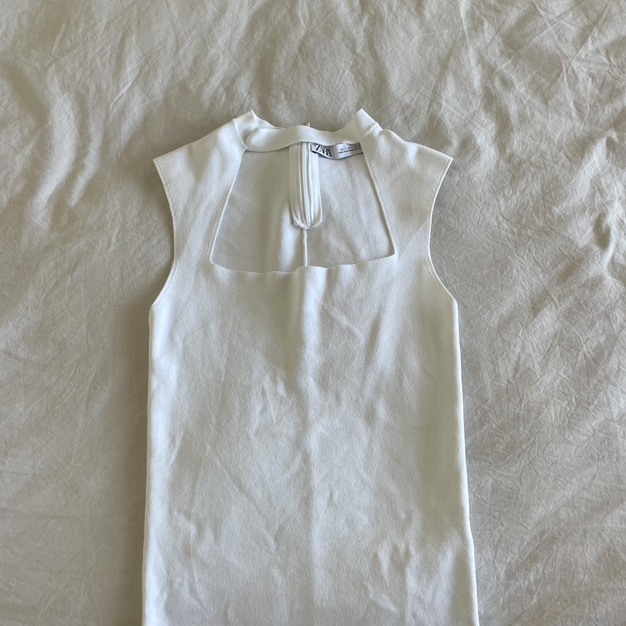 Super flattering white Zara top. Size 6-8. - Depop
