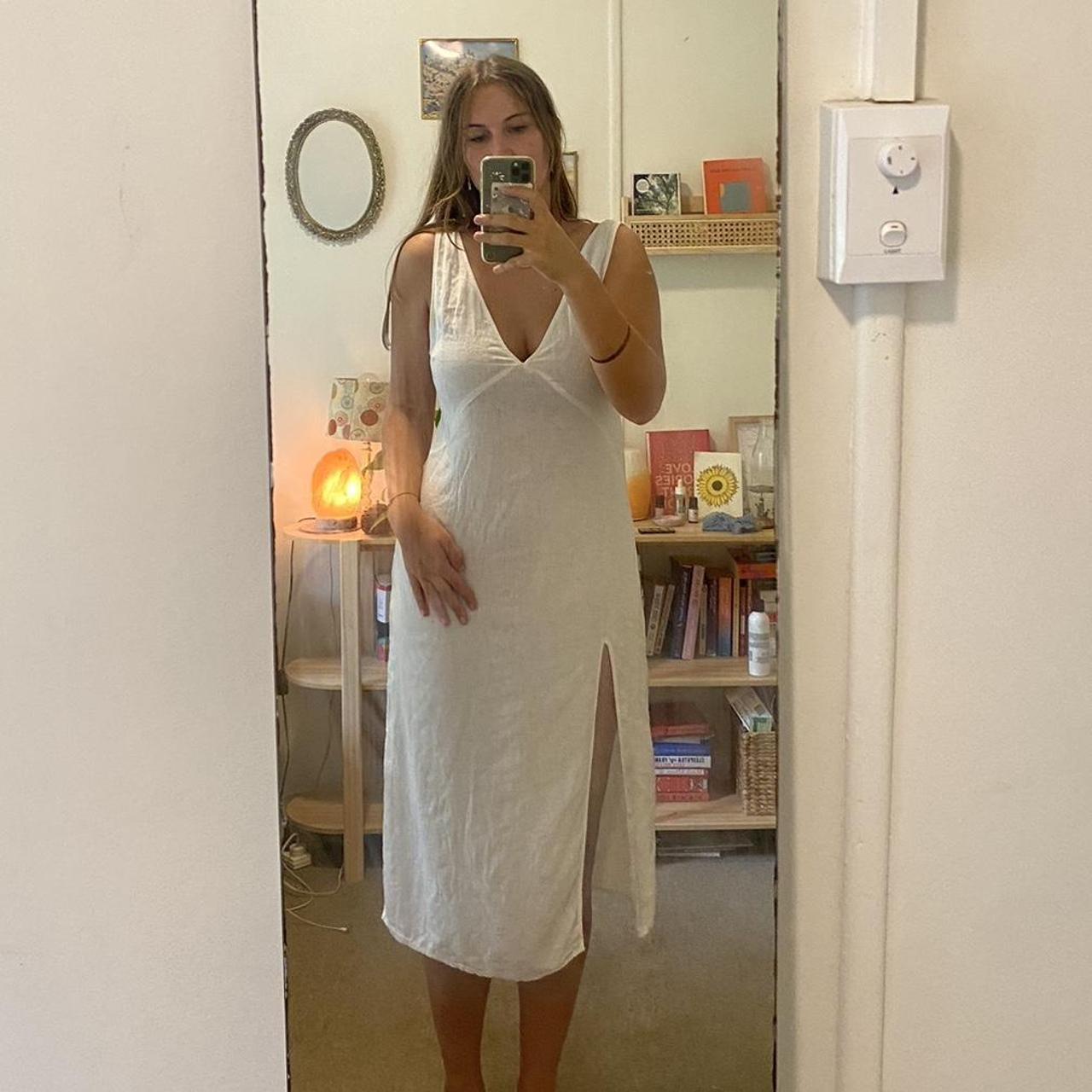 White glassons midi dress size 10 - Depop