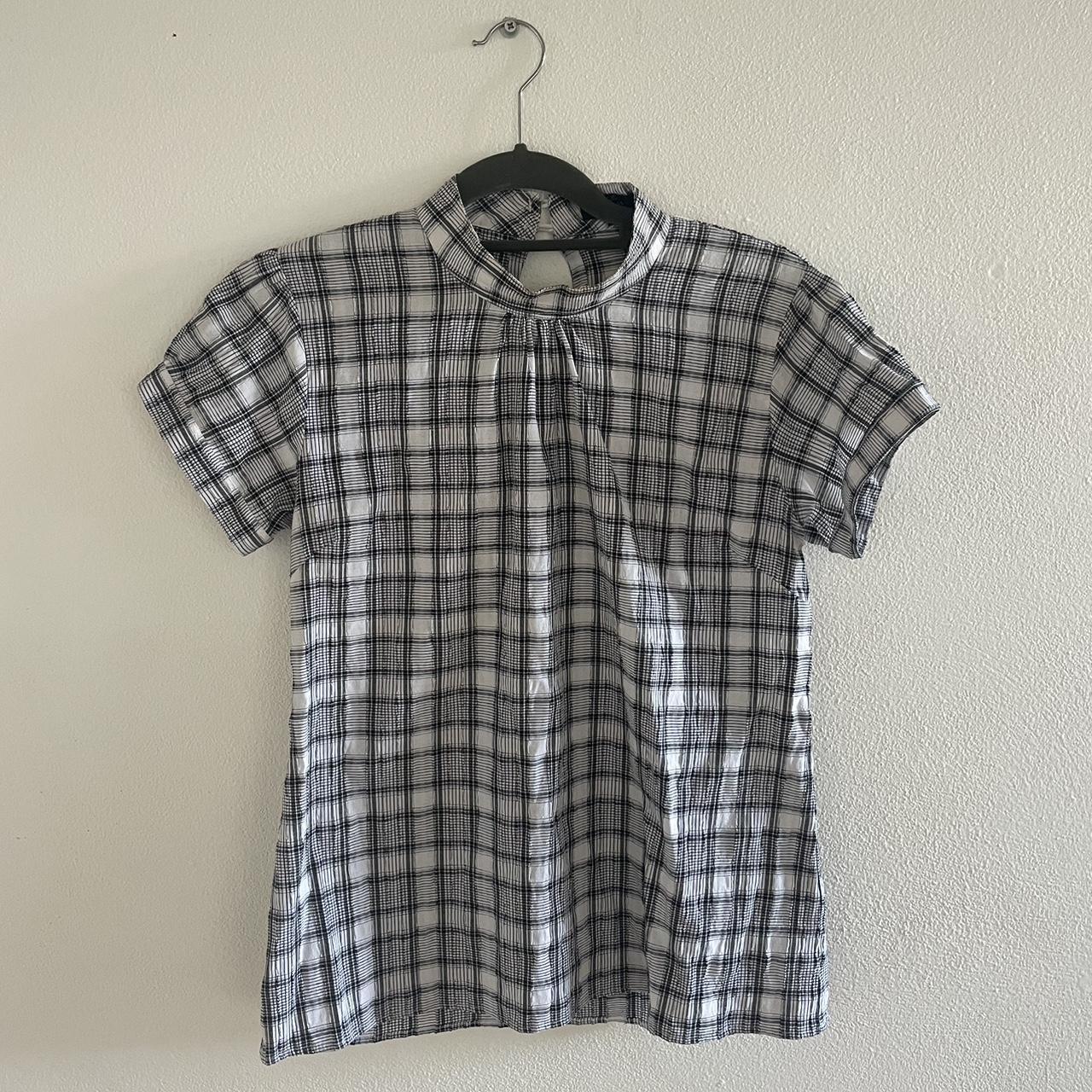 Checkered top with high neck - Depop
