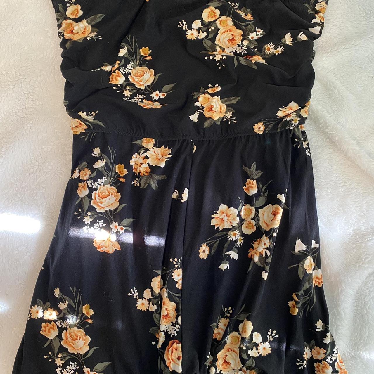 Floral romper - Depop
