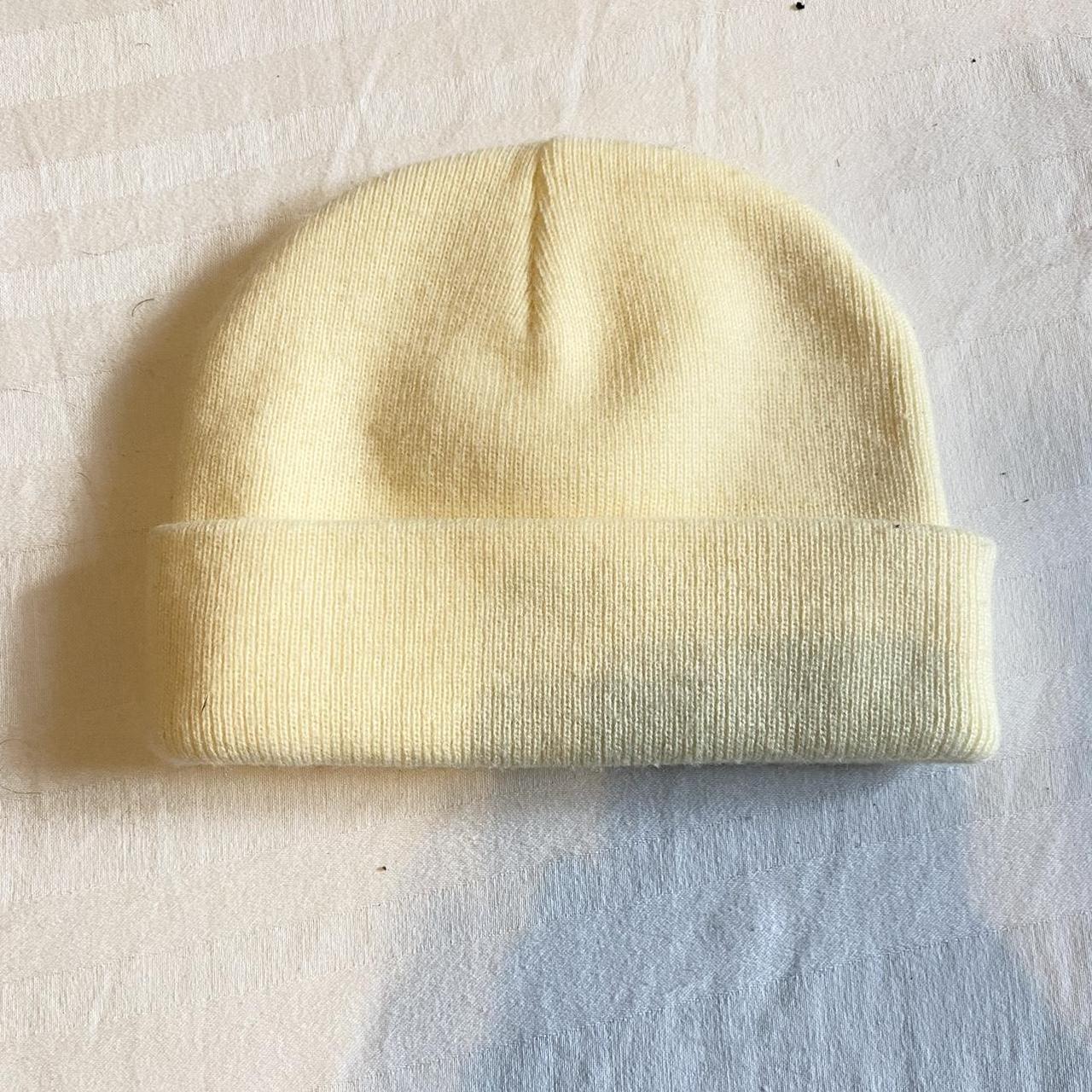 Cream carhartt fisherman beanie - Depop