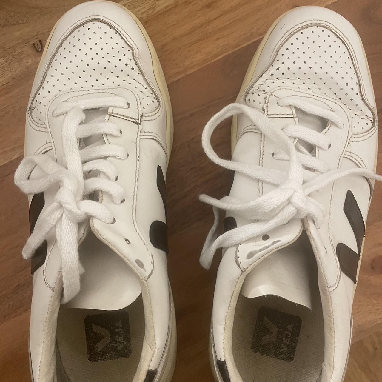 Veja size 6 well worn trainers - Depop