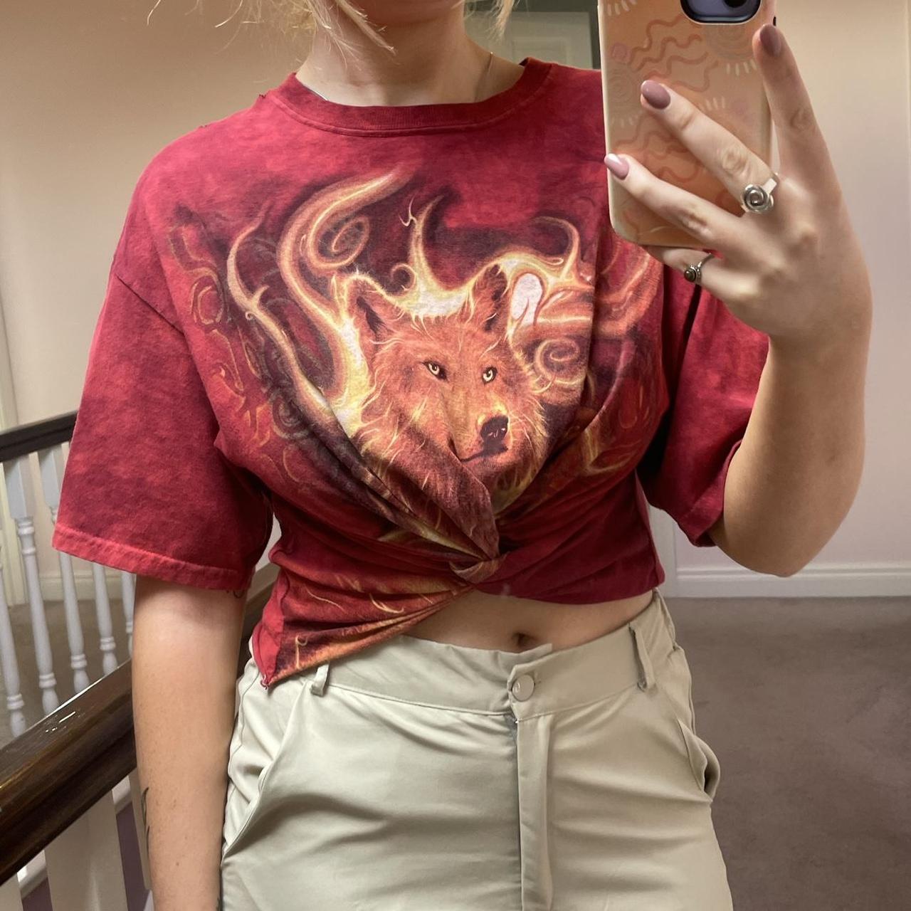 Super cool red wolf crop tshirt 👽 The tie at the... - Depop