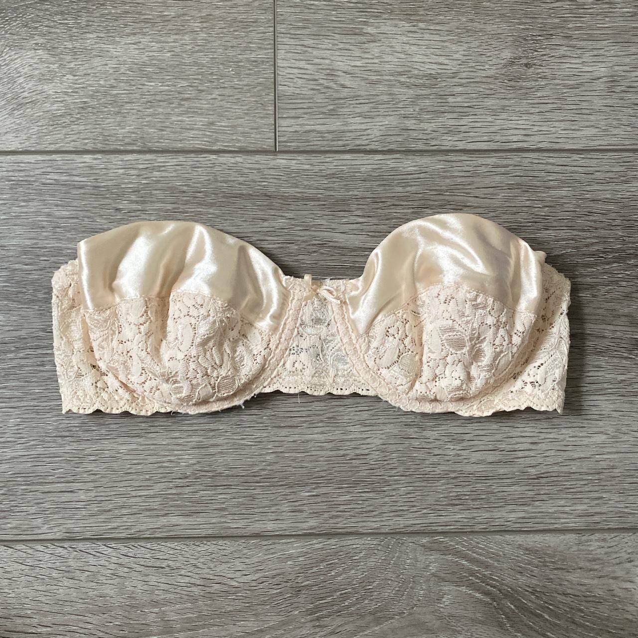 Women's Cream Bra | Depop