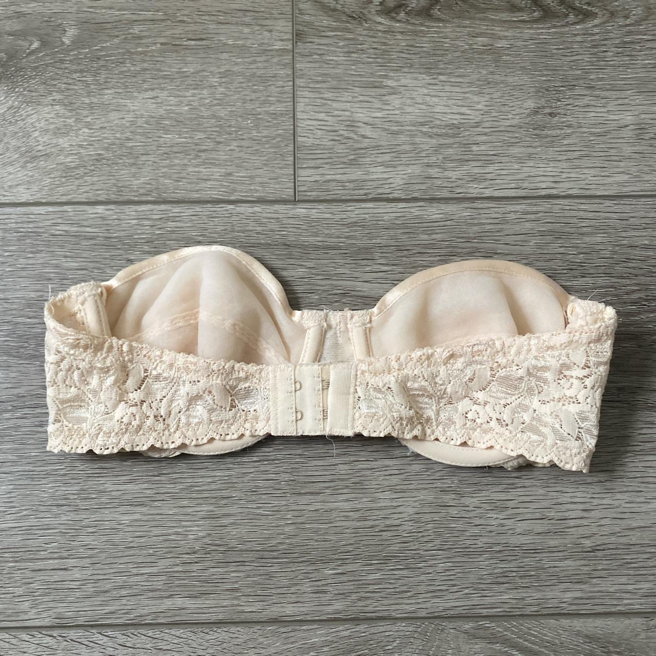 Women's Cream Bra | Depop