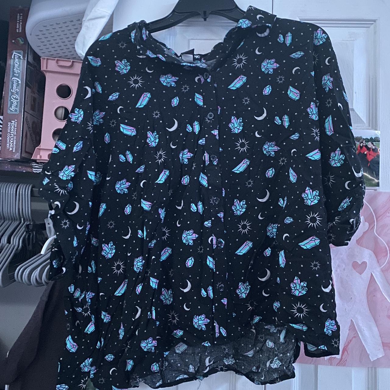 3X crystal button down crop top from Hot Topic.... - Depop