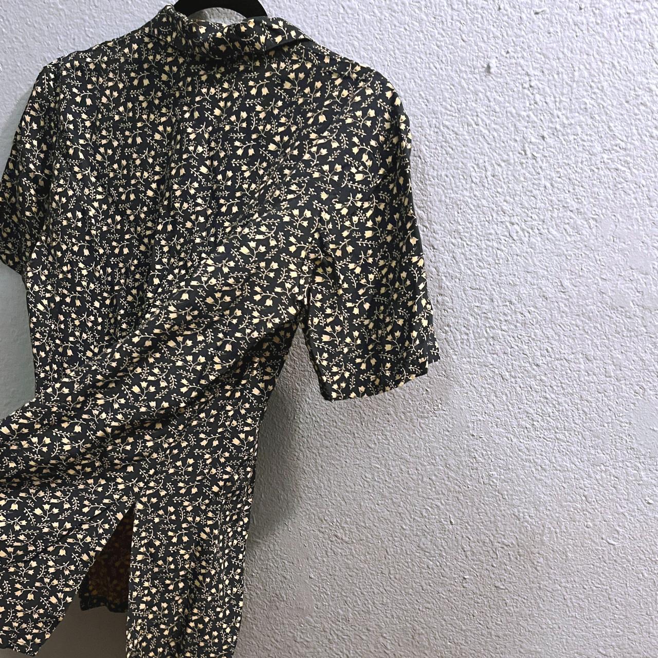 Banana Republic blouse in slate blue & cream calico... - Depop