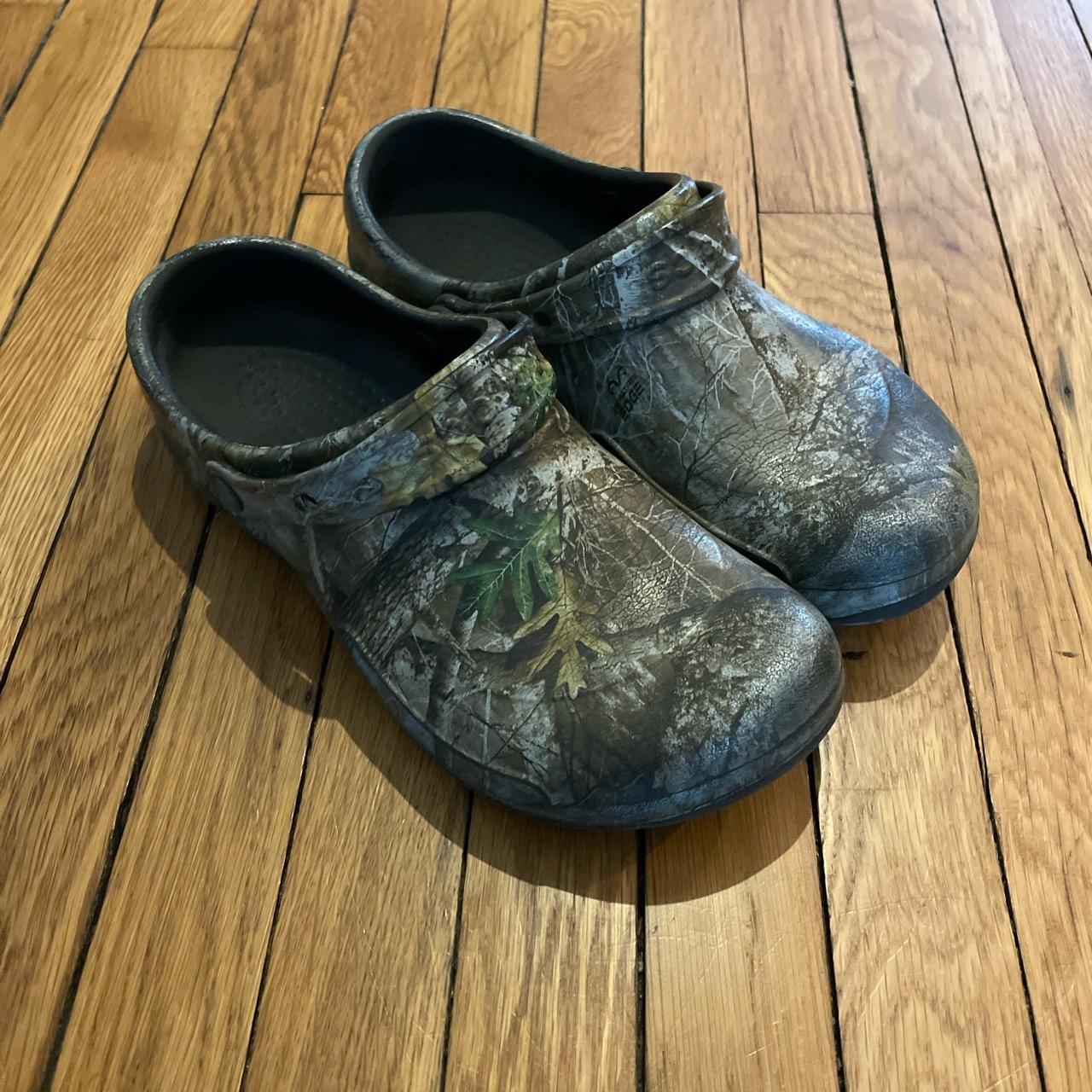 Real tree crocs men’s size 10. Warm in but tons of... - Depop