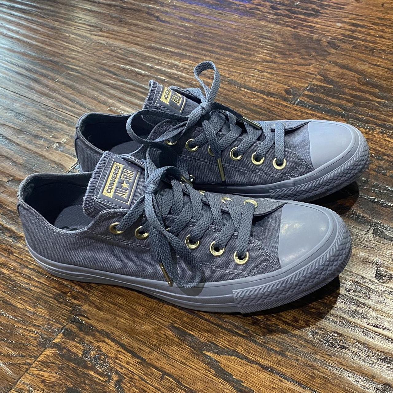 Converse Women's Grey and Gold Trainers | Depop