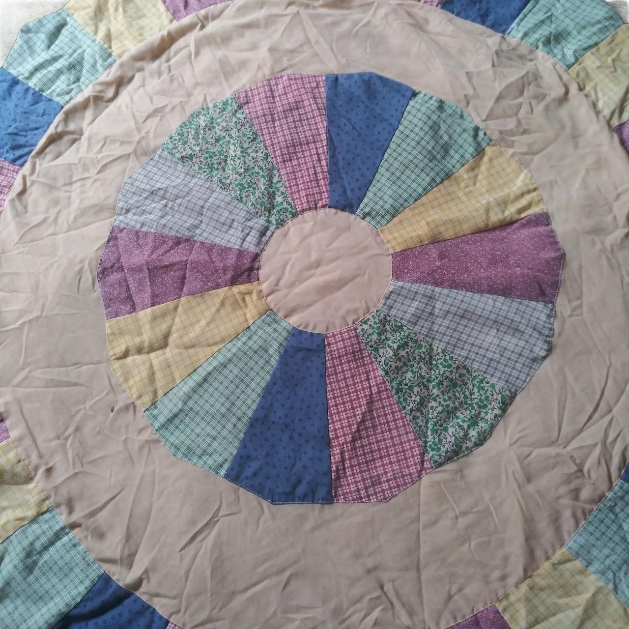 Vintage quilted tablecloth centerpiece 🌈ABOUT THE... - Depop