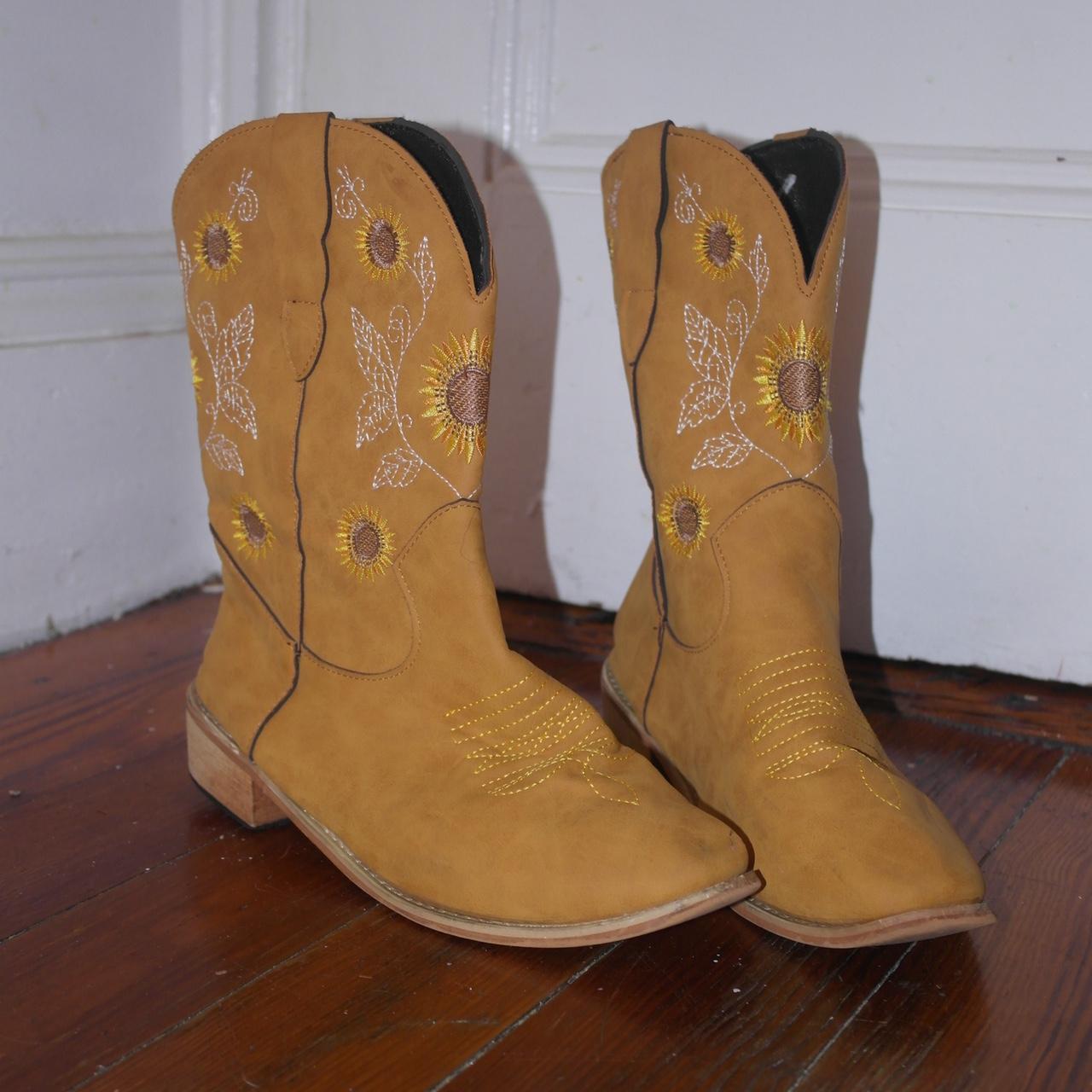 Yellow cowboy boots Unsure of size but fits 6-6/12 I... - Depop
