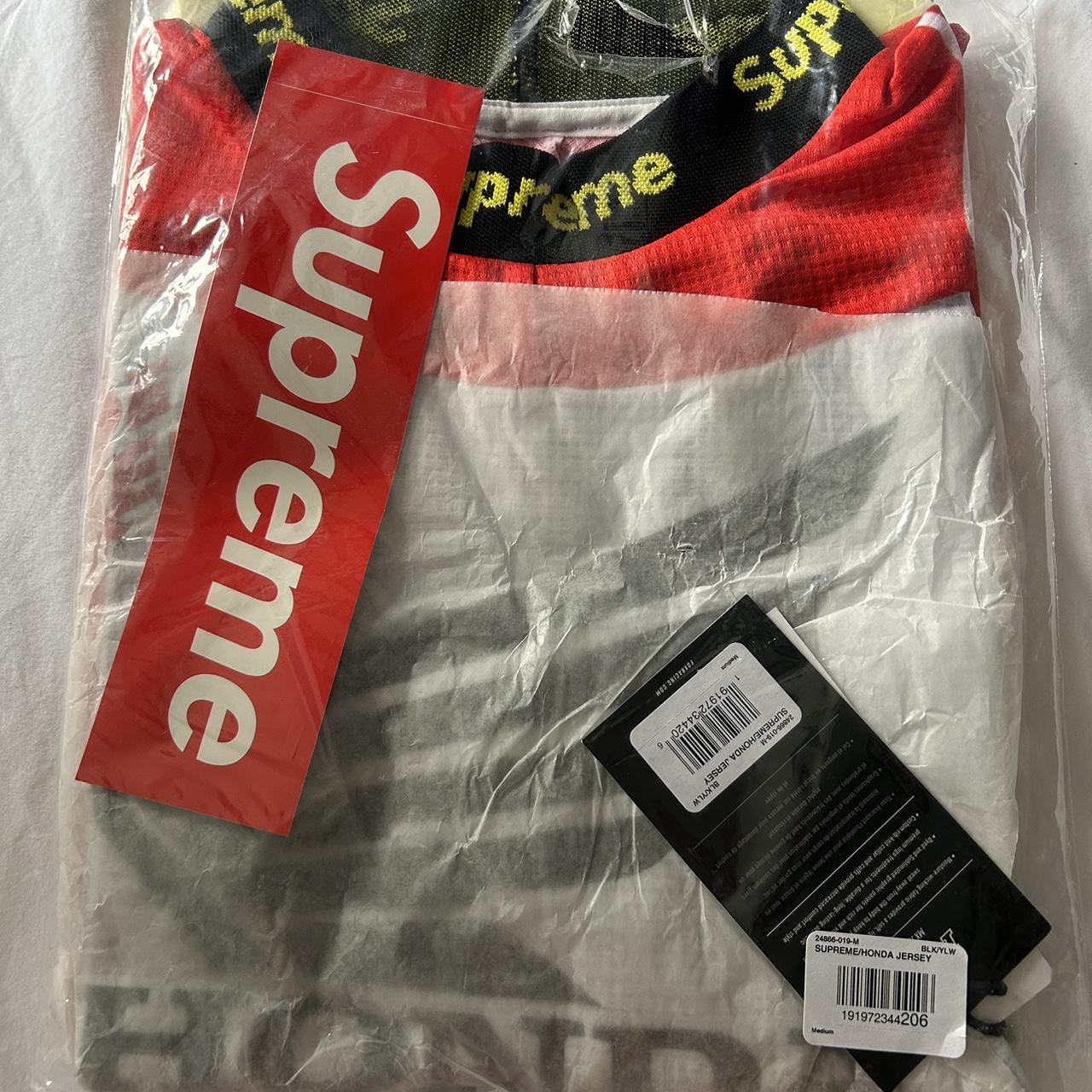 Supreme Men's Top | Depop