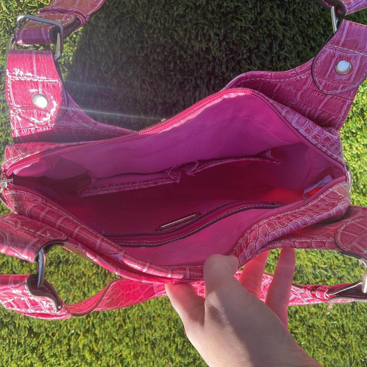 HOT PINK SNAKE PURSE 🎀 see size against hand in... - Depop