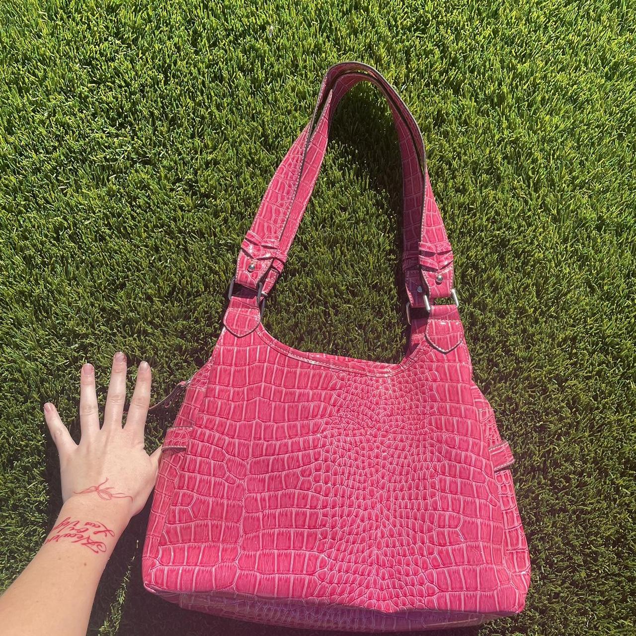 HOT PINK SNAKE PURSE 🎀 see size against hand in... - Depop
