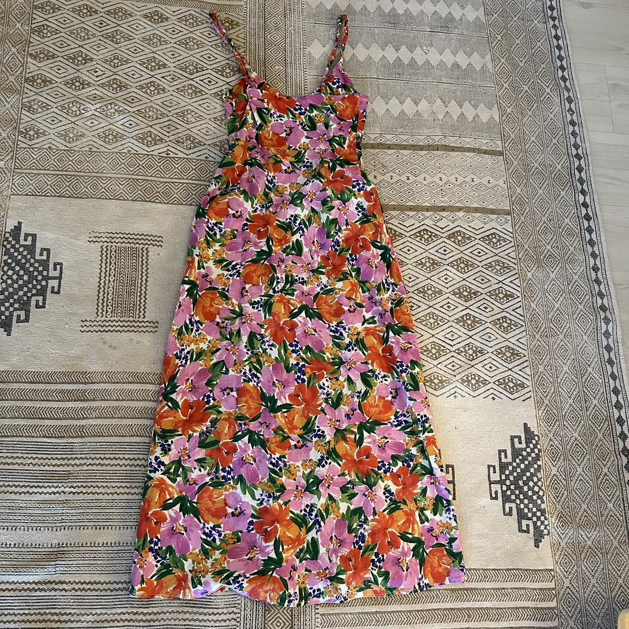 Zara floral midi dress - Depop