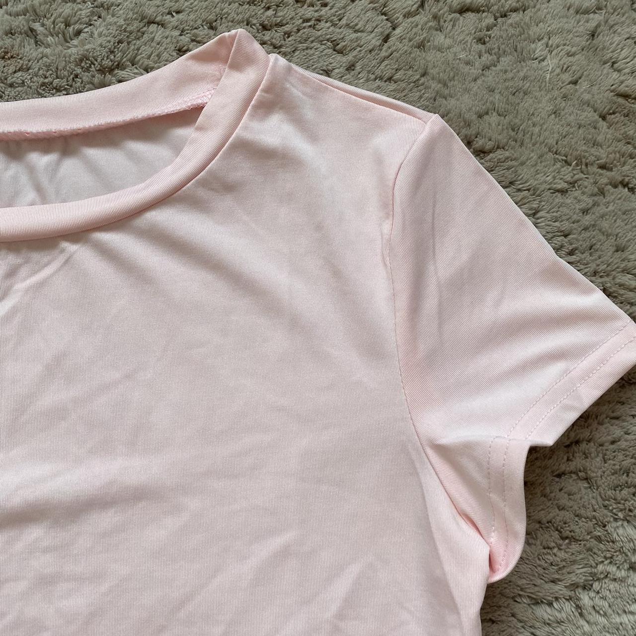 Form fitting Super cute skims style baby tee Light... - Depop