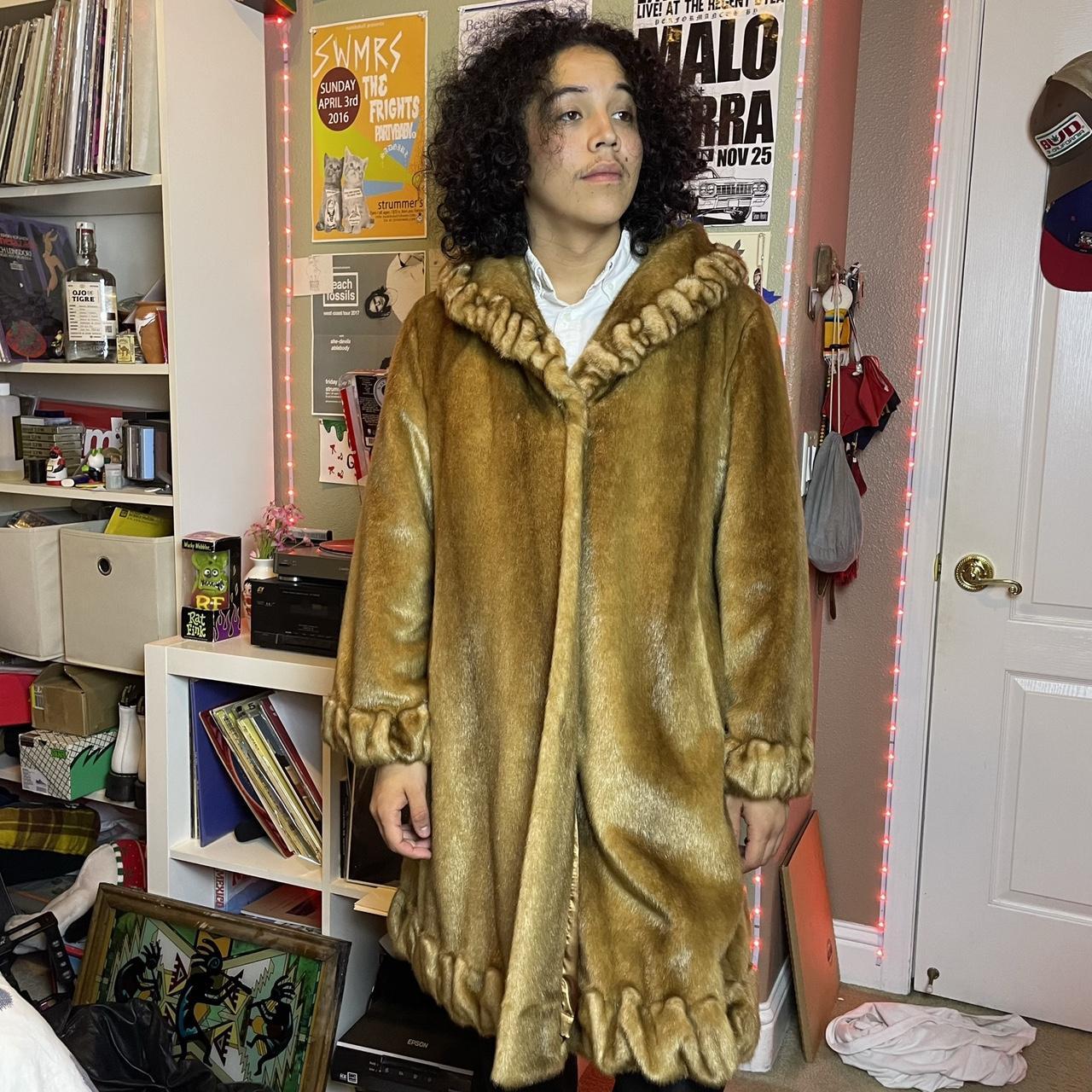 🐻 DS Jones Fur Coat 🐻 Size L Measures 22 x 39 ⭐️... - Depop