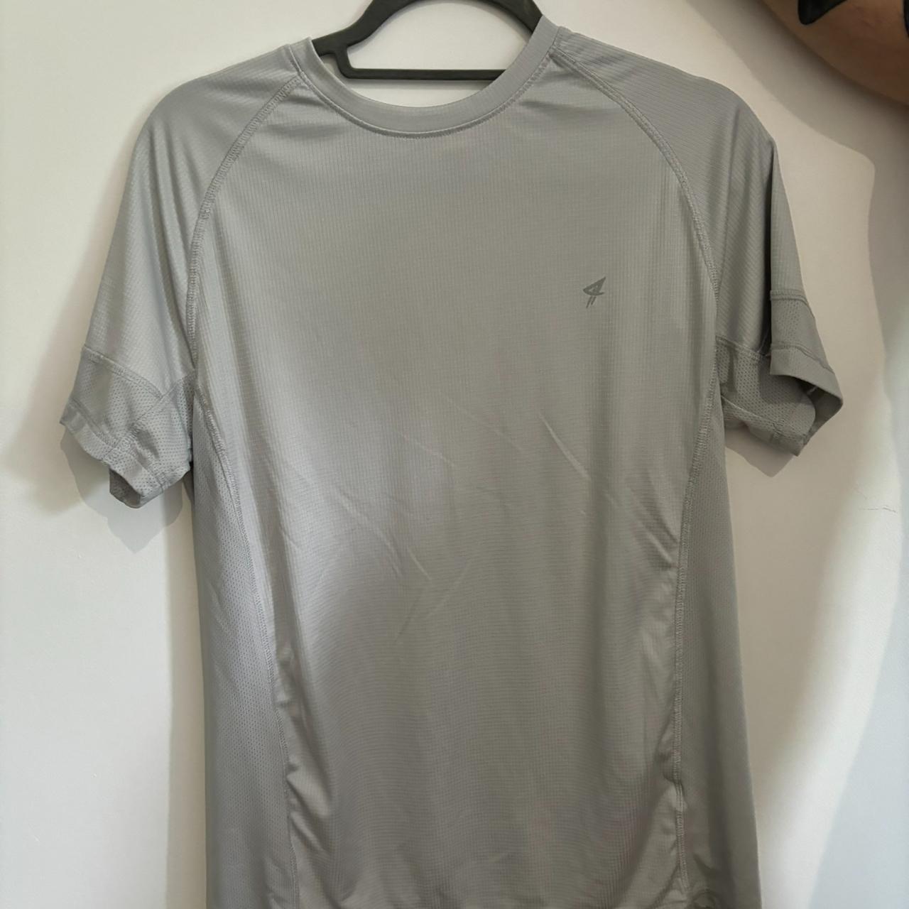 Primark Light grey workout tee Size Large - Depop
