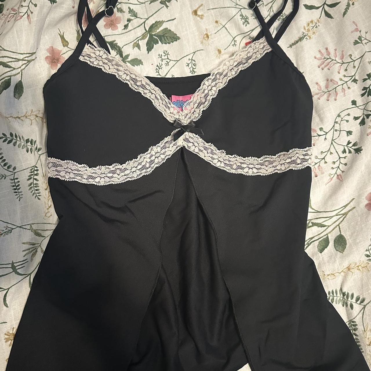 edikted SET🩷 super cute lace cami with matching... - Depop