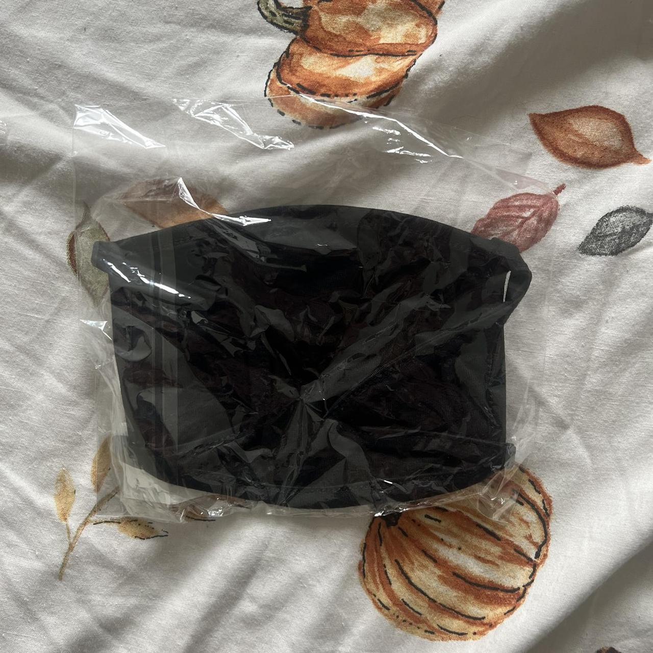 Ariana Grande Black and White Face-masks | Depop