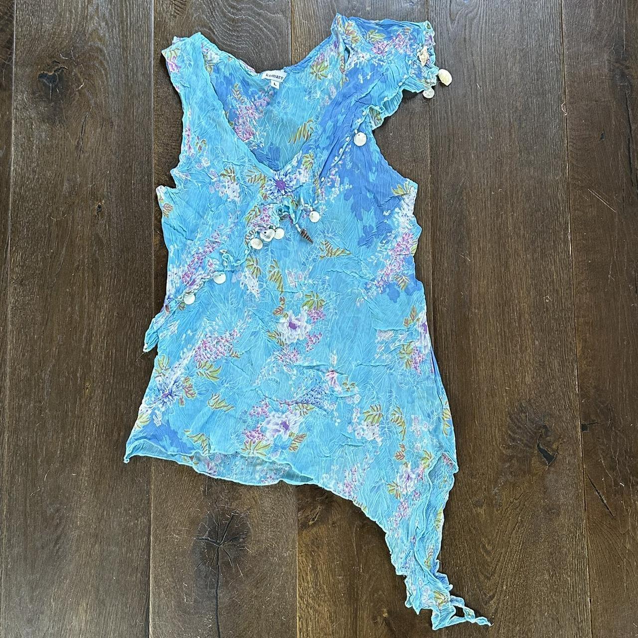 90s/2000s asymmetrical shell top But she dainty... - Depop