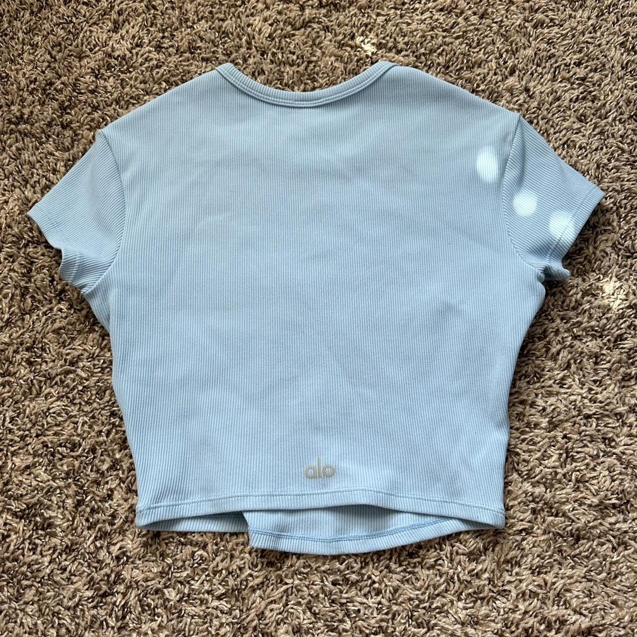 Alo baby blue ribbed baby tee Barely worn - Depop