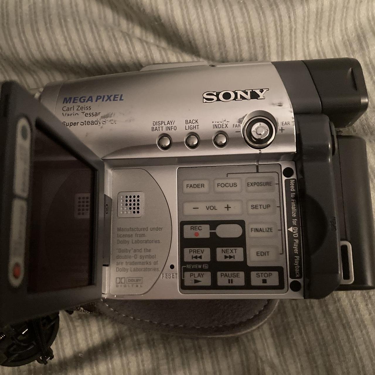 Sony Handycam Works good - Depop