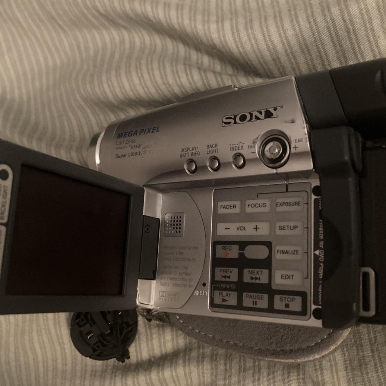 Sony Handycam Works good - Depop