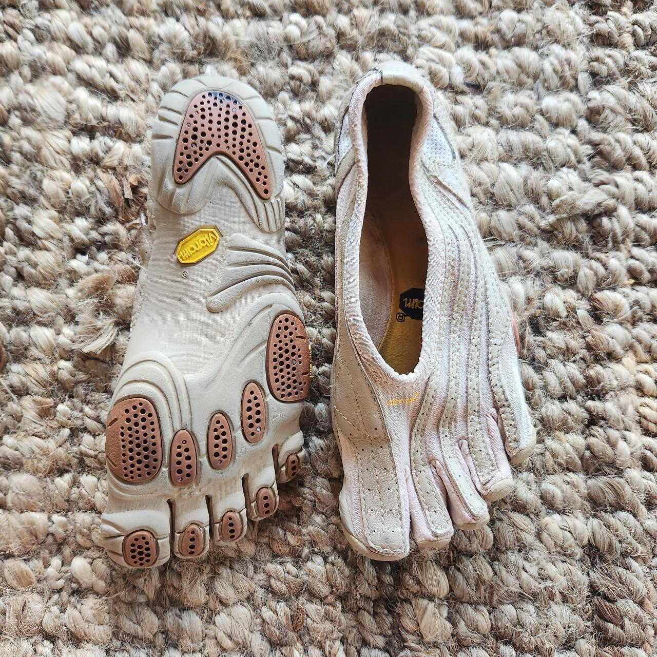 Vibram five finger 5 finger barefoot toe shoes ... - Depop