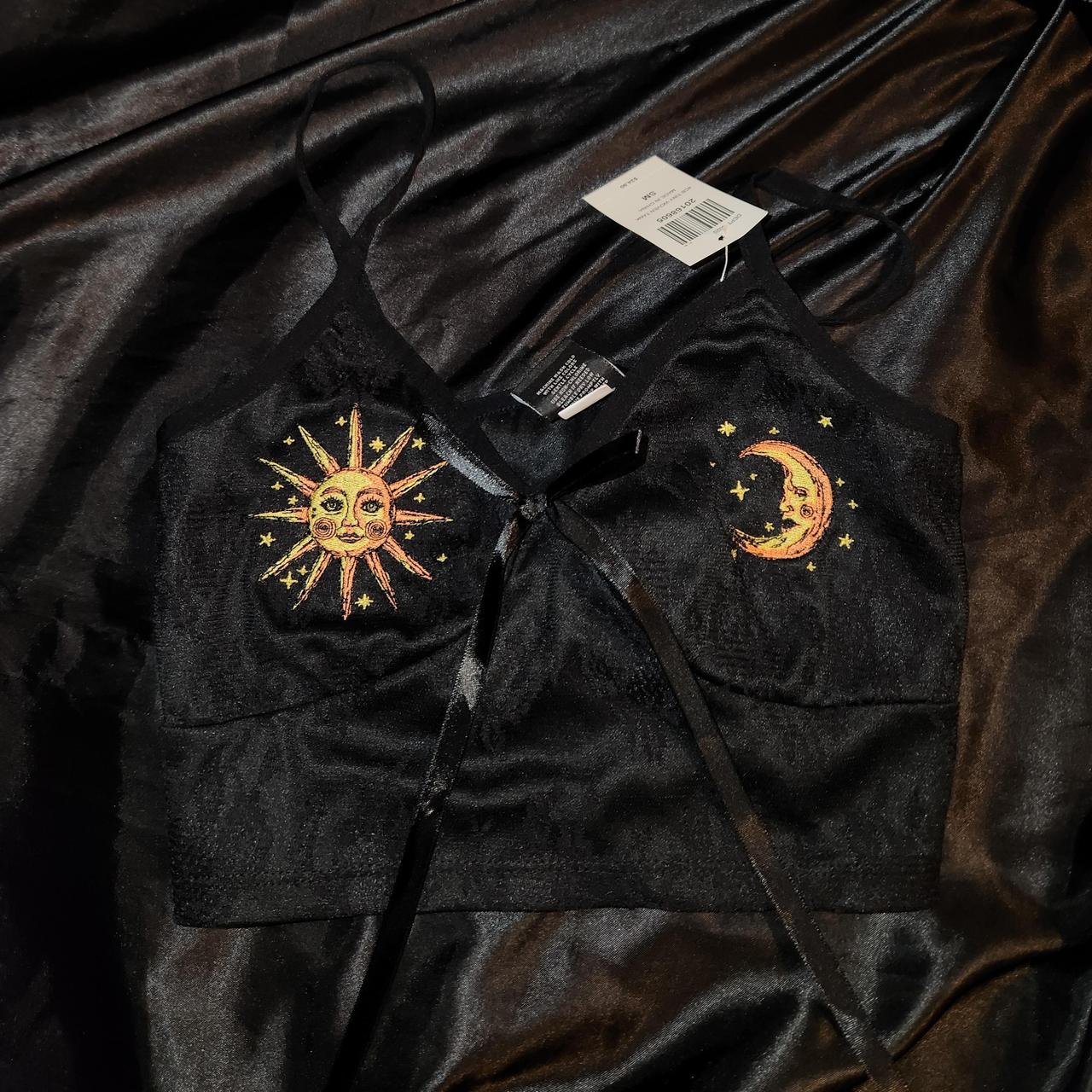 Sun and moon crop top Never worn•Size small #celestial - Depop