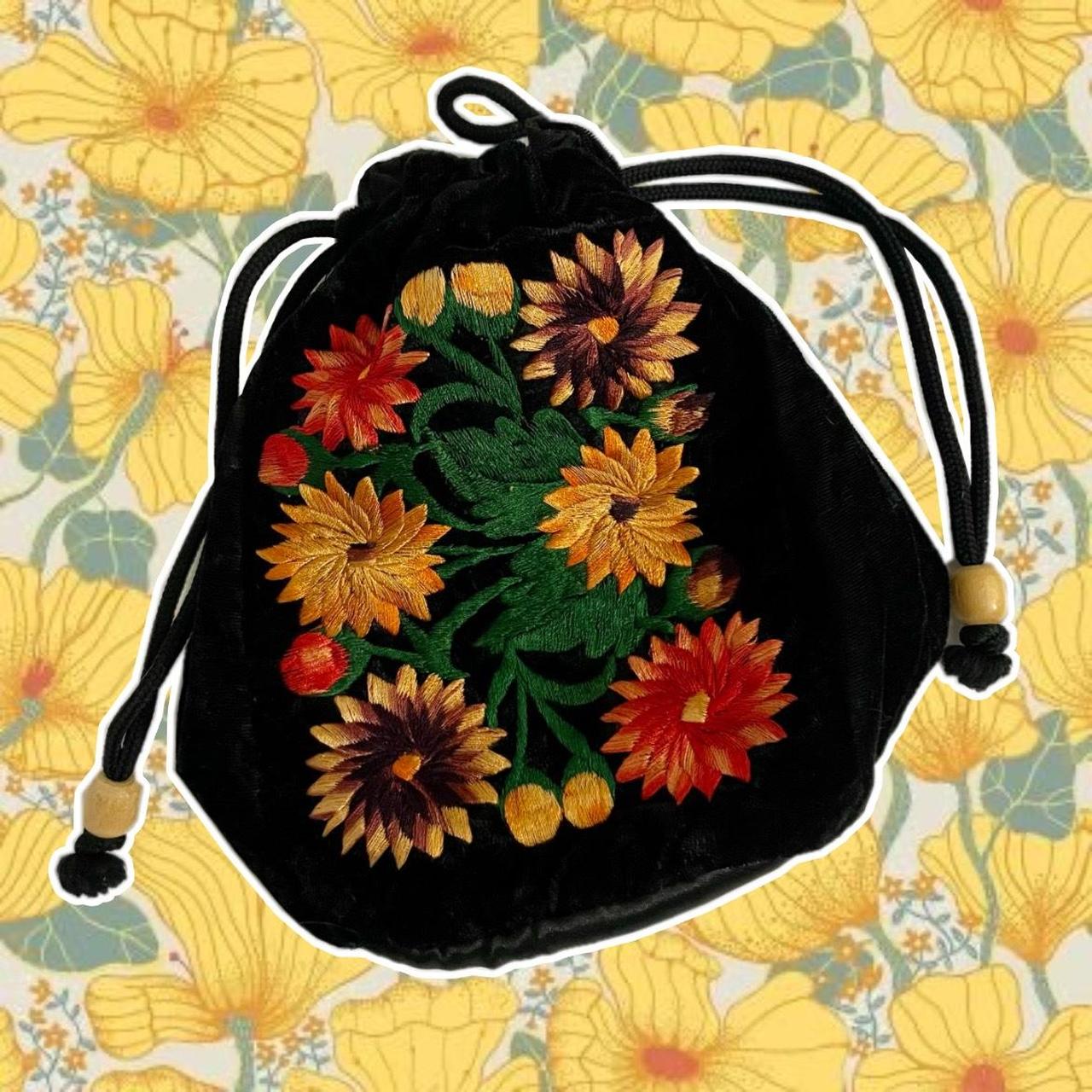 Vintage floral embroidered purse! - Embroidered... - Depop