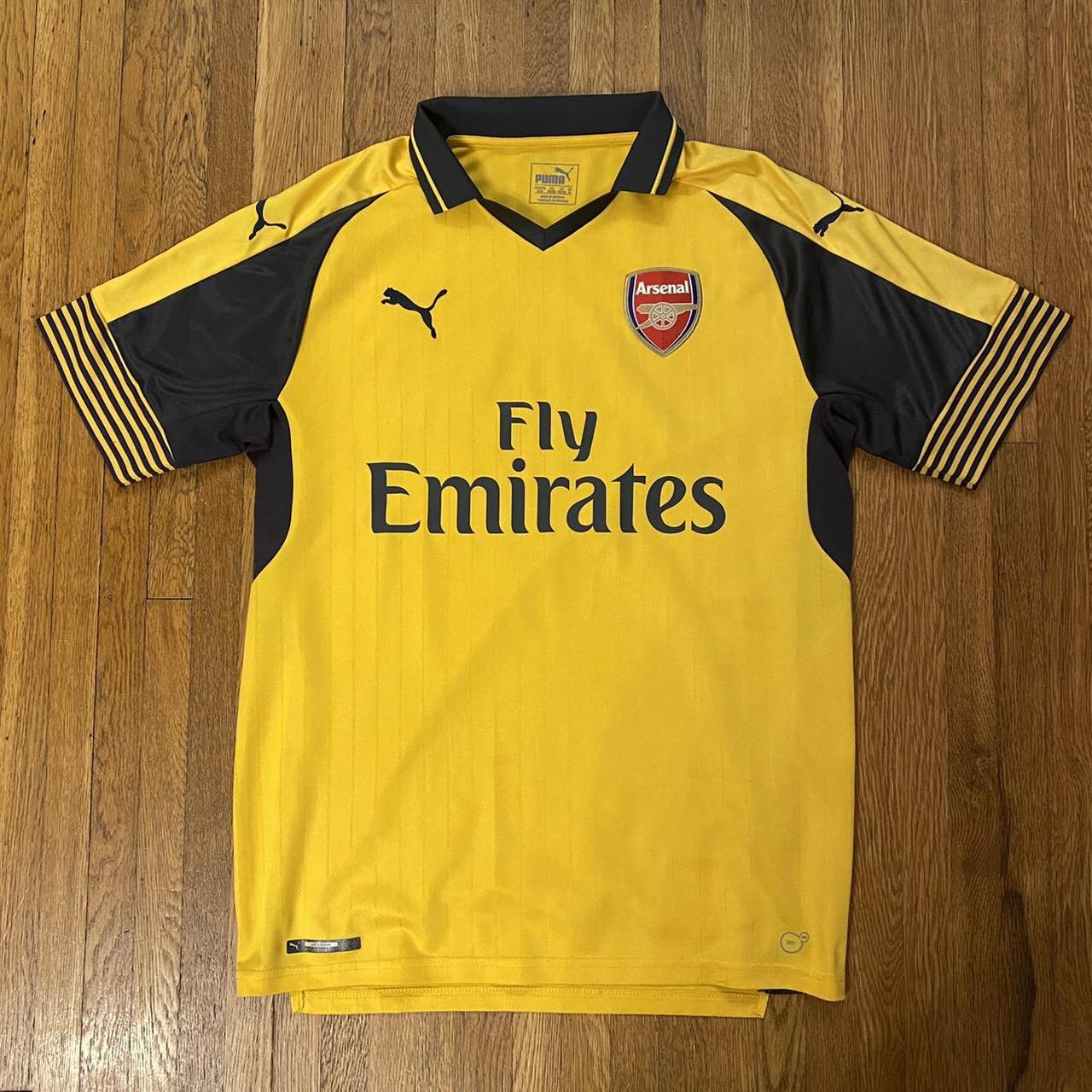 Arsenal 16/17 Puma away jersey. Size M - Depop