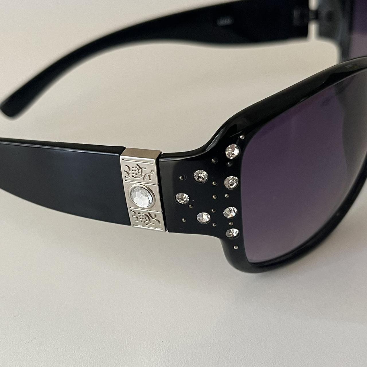 Very 2000s style sunglasses!! 💎⭐️ NO paypal payments... - Depop