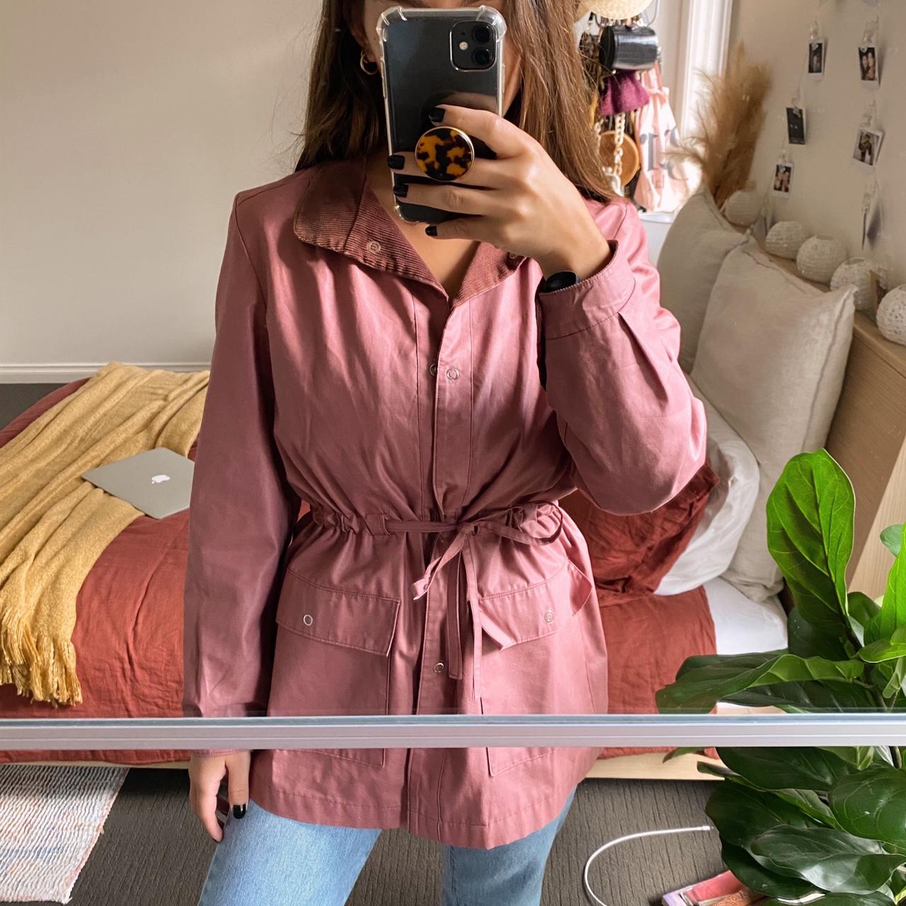 Gorgeous vintage winter dusty pink jacket. It has a... | Depop