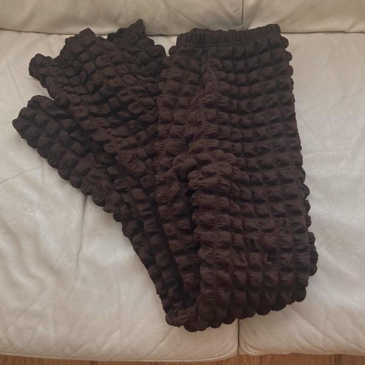 modern textured popcorn pants best fits M-L inseam:... - Depop