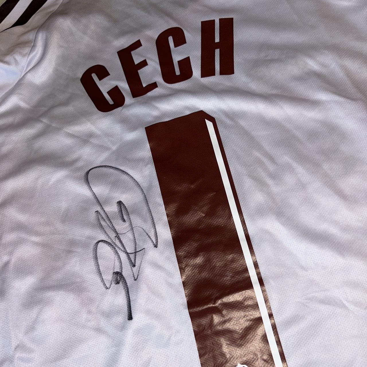 Petr Cech SIGNED Chelsea GOALKEEPER Shirt. (11/12... - Depop