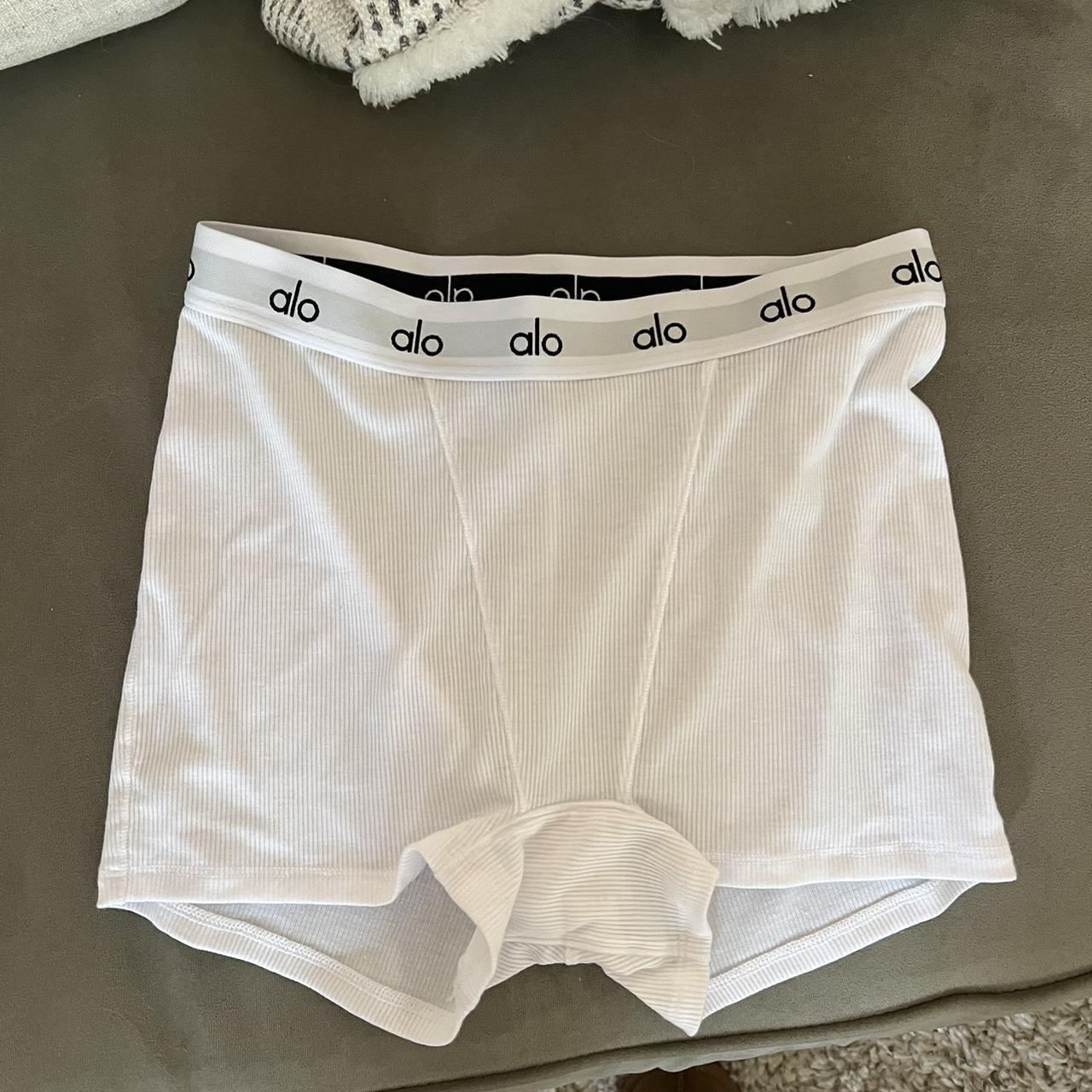 Alo matching lounge set, basically never worn - Depop