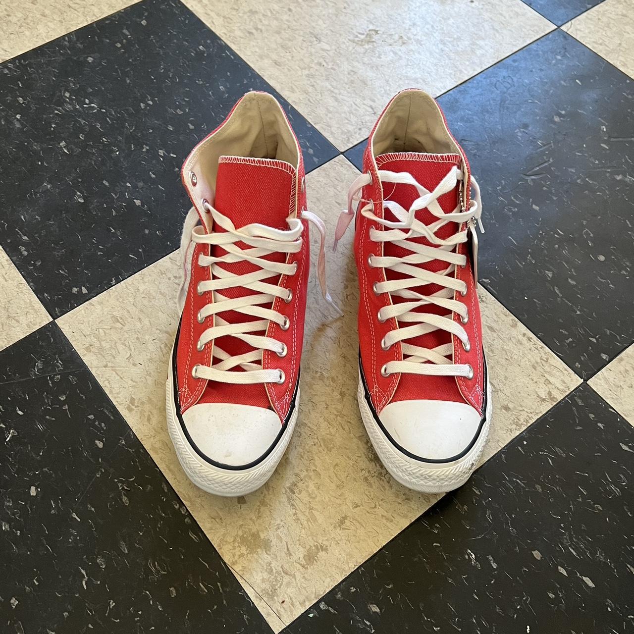 Red heart converse - Depop