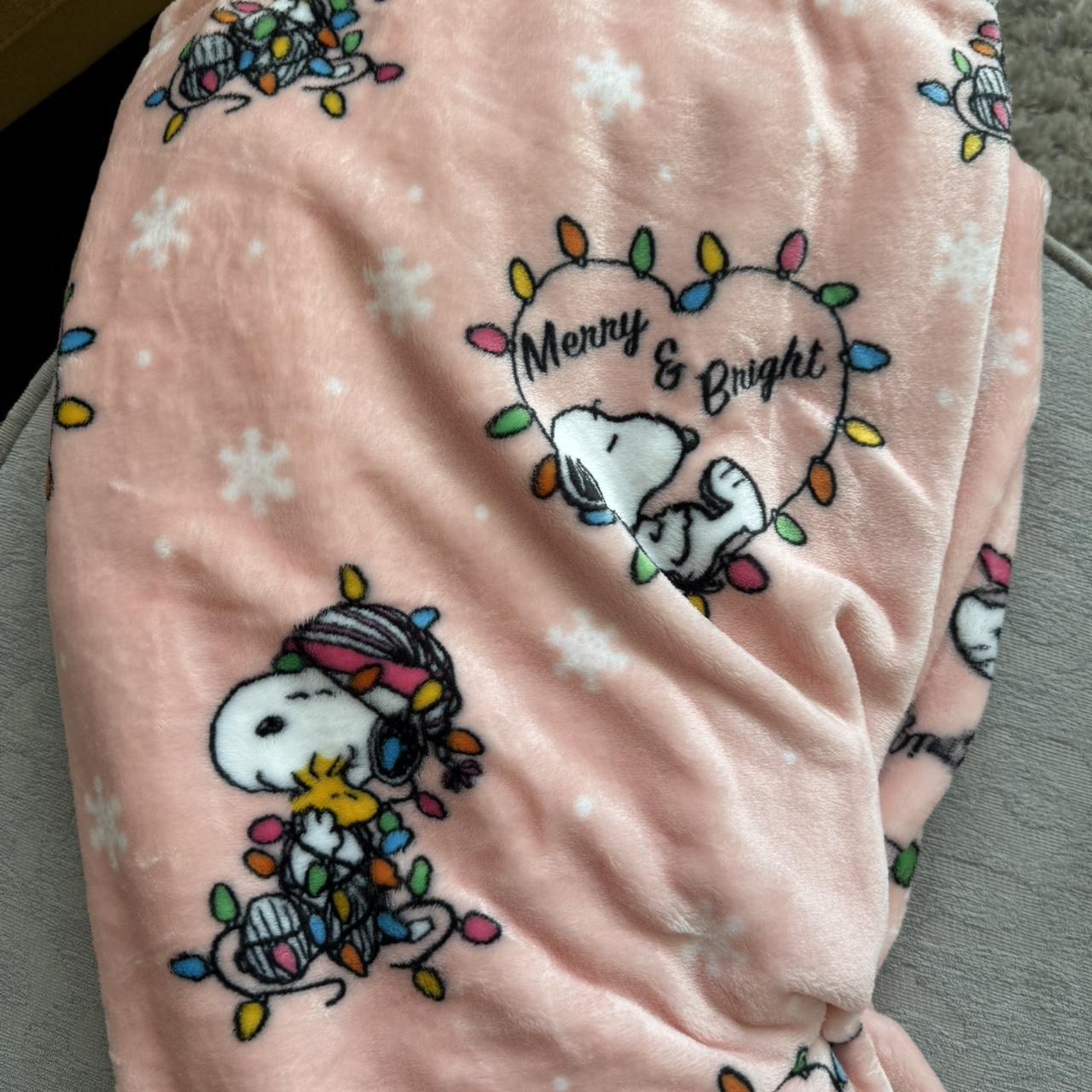 Peanuts / Snoopy PINK christmas blanket - super... - Depop