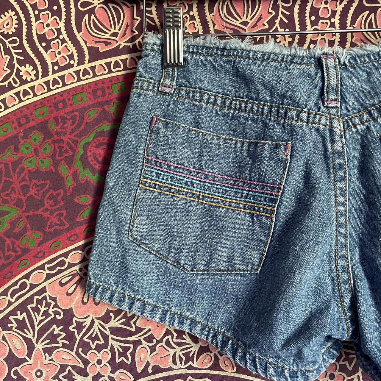 Vintage Y2K booty denim shorts Sooo cute! Perfect... - Depop