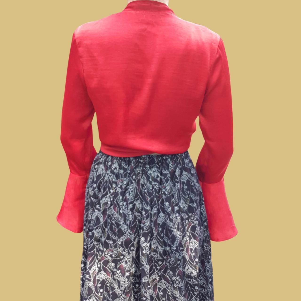 the most gorgeous red silk tie up top I have ever... - Depop