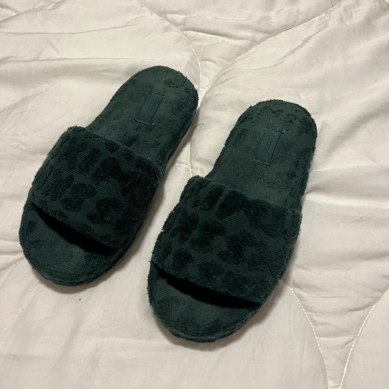 Skims green platform slippers Size 36 barely worn - Depop